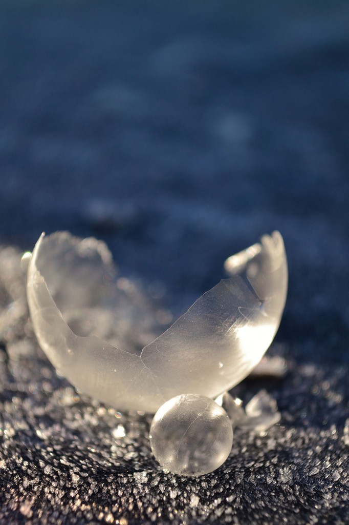 Frozen in a Bubble: Photographs of Soap Bubbles Freezing at -9 °C by ...