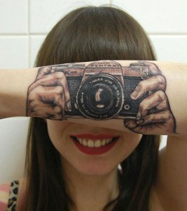 30 Interactive Tattoos That Playfully Use The Human Body | DeMilked