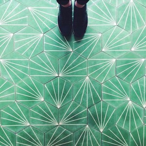 Photographer Takes "Selfeets" On The Most Amazing Floors | DeMilked