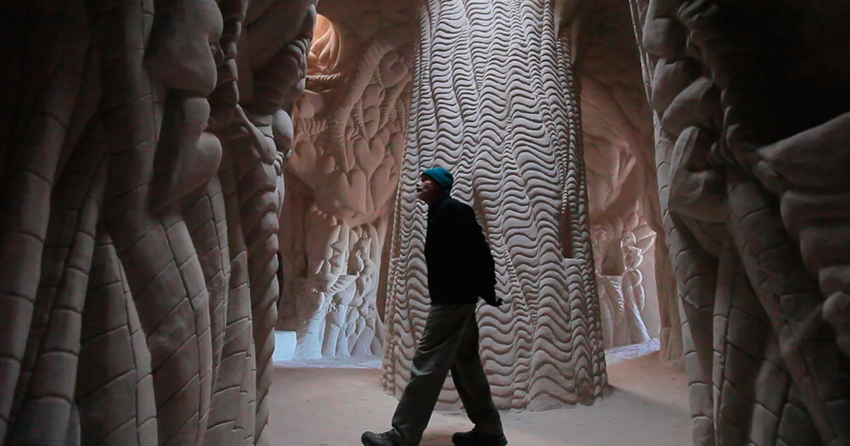 Artist Spends 10 Years Digging This Mesmerizing Cave In New Mexico ...