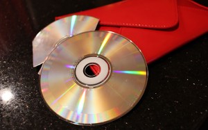 22 Creative Ways To Recycle Your Old CDs | DeMilked