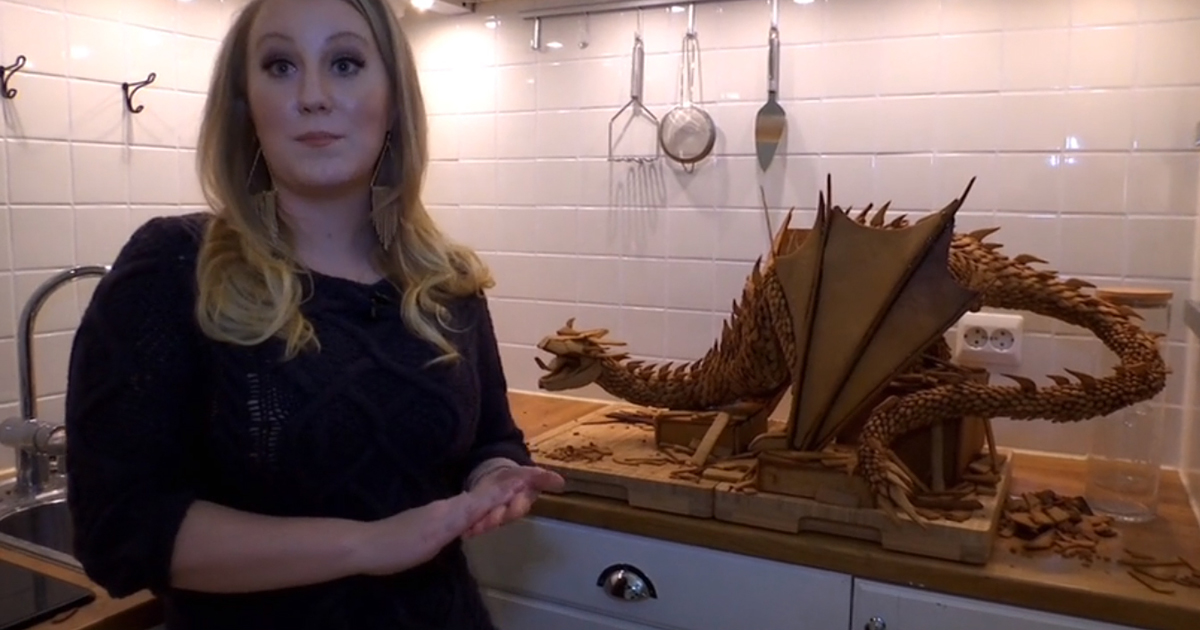 Swedish 3D Artist Bakes A Gingerbread Sculpture Of Smaug From "The ...