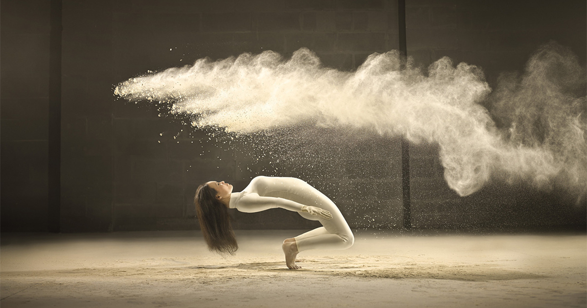 Photographer Freezes Dancer In Time As She Performs In Bursts Of Powder ...