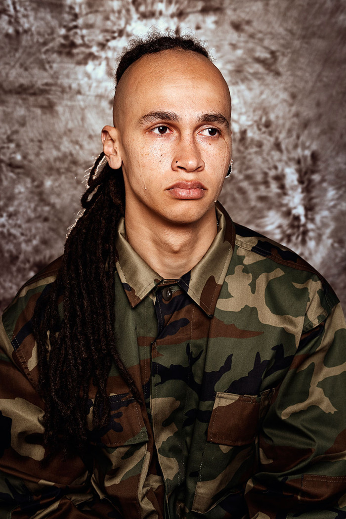 14 Emotional Portraits Of Men Reacting To The New Military Draft Law In ...