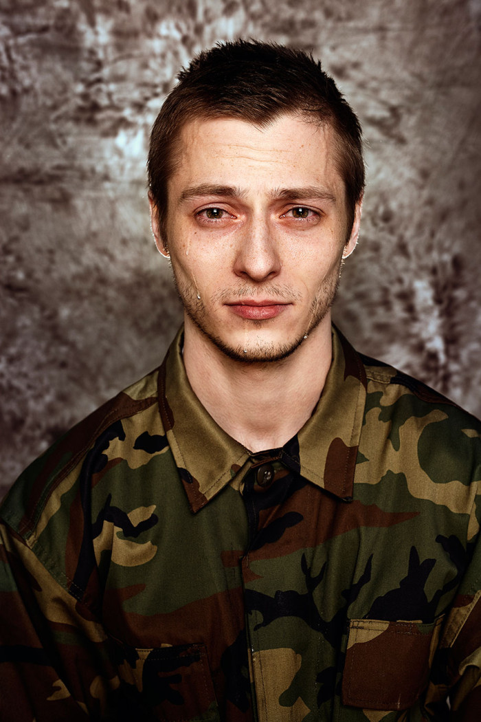 14 Emotional Portraits Of Men Reacting To The New Military Draft Law In ...