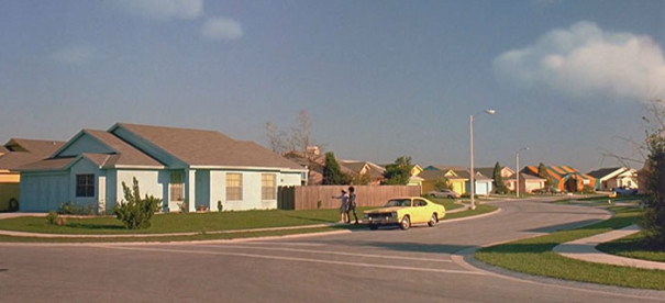 Then-And-Now Photos Of ‘Edward Scissorhands’ Neighborhood 25 Years ...