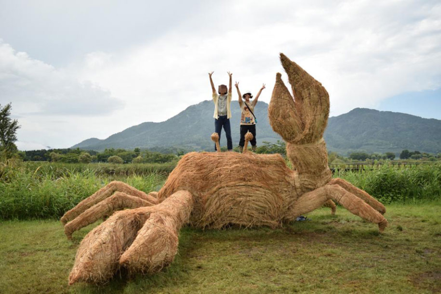 Giant Straw Dinosaurs Invade Japanese Fields | DeMilked