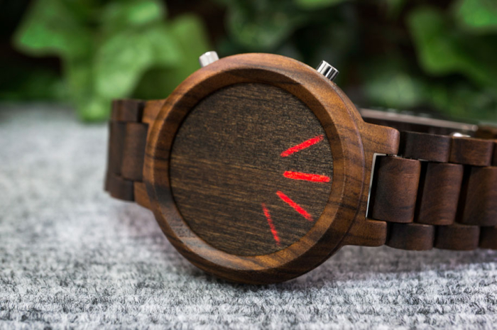 Beautiful Wooden Smartwatches Fuse Natural And Futuristic Design | DeMilked