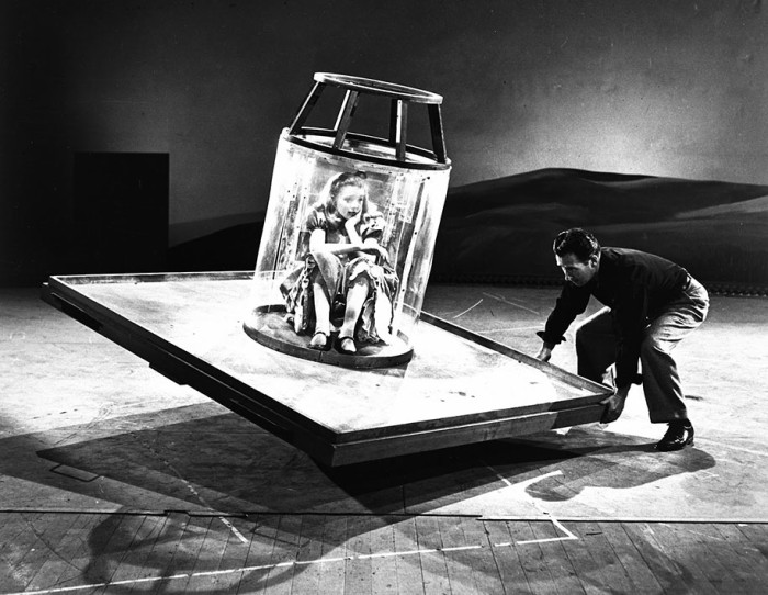 Old Photos Reveal How Alice In Wonderland Was Drawn With A Real-Life ...