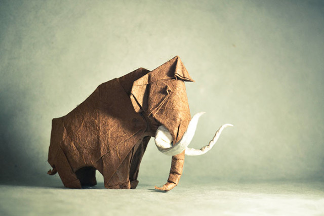 16 Amazing Origami Pieces To Celebrate World Origami Day | DeMilked