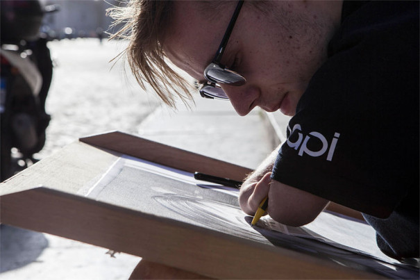Artist Born Without Hands Draws Amazing Realistic Drawings | DeMilked