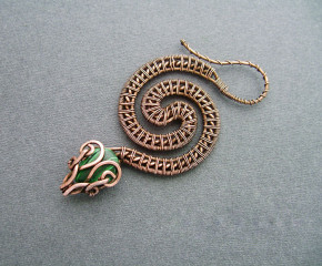 Self-Taught Russian Artist Makes Amazing Wire Wrap Jewelry | DeMilked