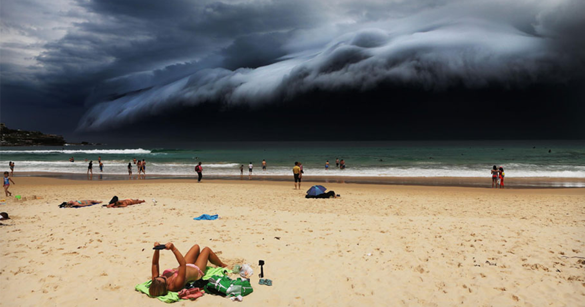 15 Of The World’s Best News Photos Of 2015 | DeMilked