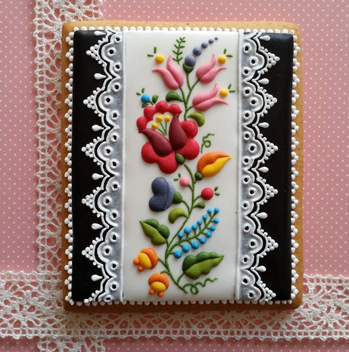 Embroidery-Inspired Cookie Art By Hungarian Chef | DeMilked