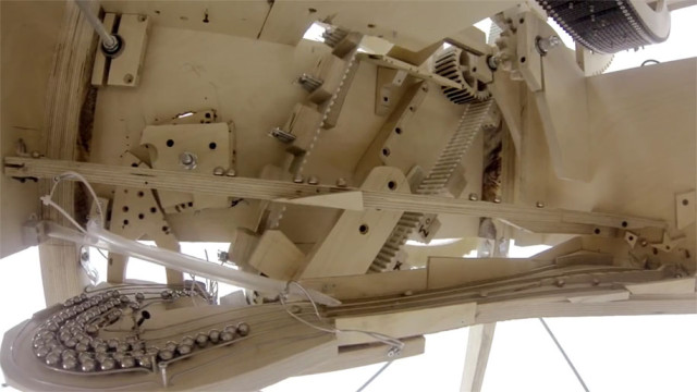 Incredibly Complicated Musical Instrument That Runs On 2,000 Marbles ...