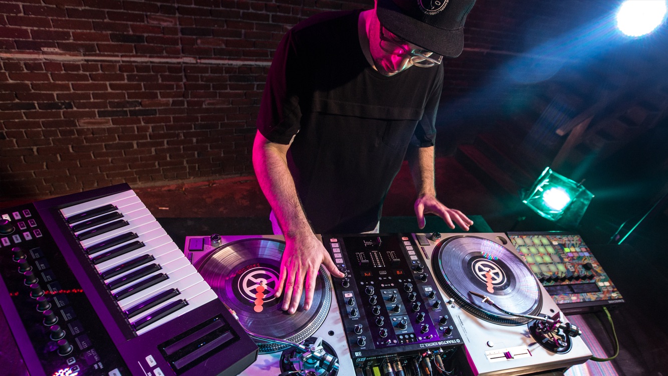 Learn The Most Popular DJ Music for Parties | DeMilked