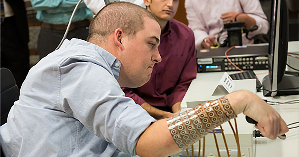 First Time Ever, Paralyzed Man Is Able To Move His Hand Again Thanks To ...