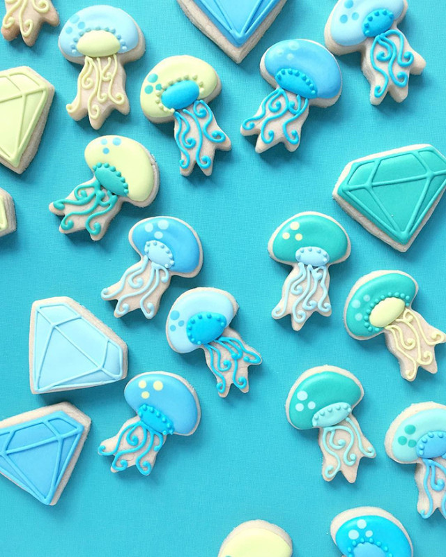Graphic Designer Applies Her Professional Skills To Make Cookies | DeMilked