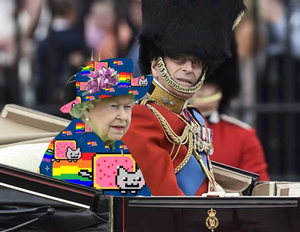Queen’s ‘Green Screen’ Dress Starts A Hilarious Photoshop Battle | DeMilked