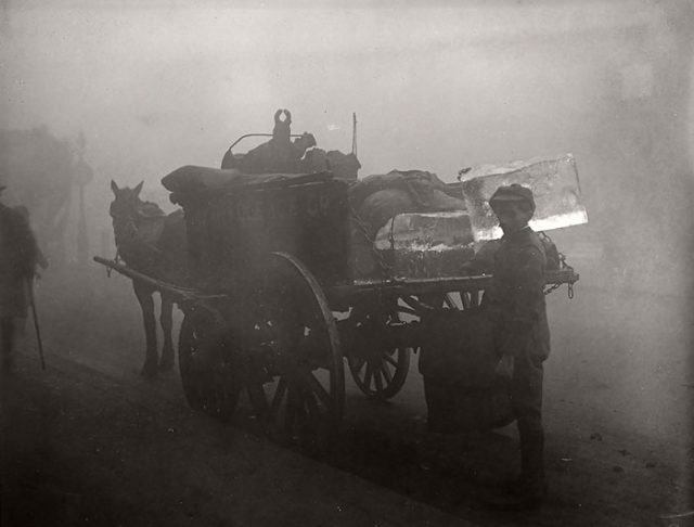 Vintage Photographs Of London Fog That Inspired Numerous Horror Stories ...