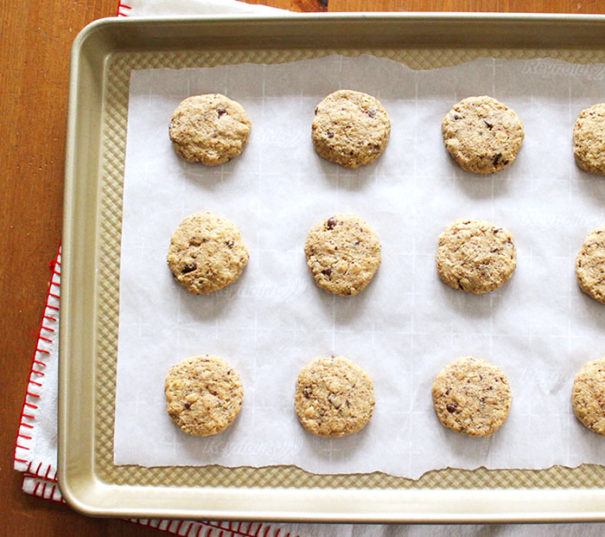 How To Bake Halloween Cookies That Are Too Scary To Eat | DeMilked