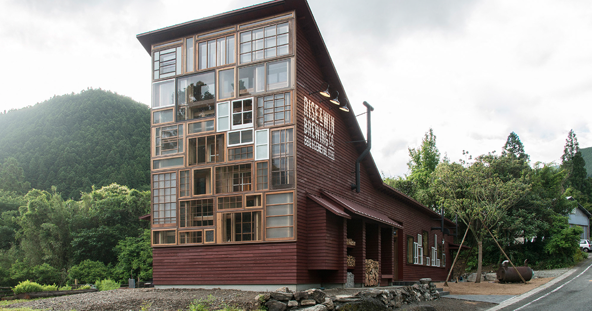 100% Recycled Bar In Japan Built From Trash | DeMilked
