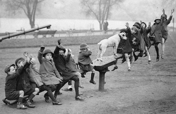 11 Historical Pics Of Kids Playing Reveal How Much Technology Has ...