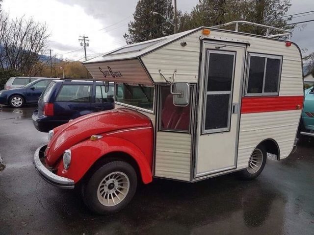 This 1975 VW Beetle Was Transformed Into Adorable Camper | DeMilked