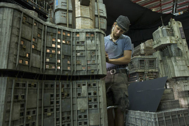 Blade Runner 2049 - The Making Of The Film's Impressive Sets | DeMilked