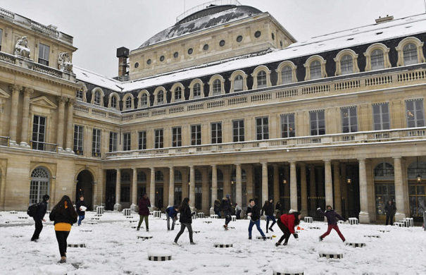 Paris Transforms Into A Beautiful Winter Wonderland After Heavy ...