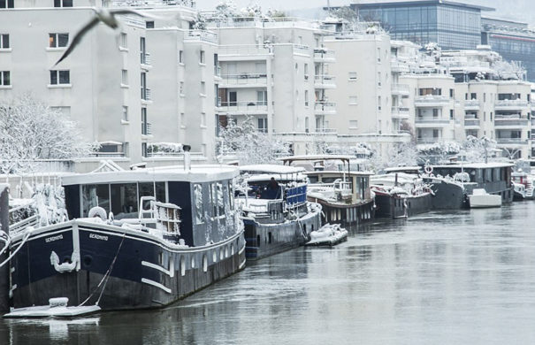 Paris Transforms Into A Beautiful Winter Wonderland After Heavy ...