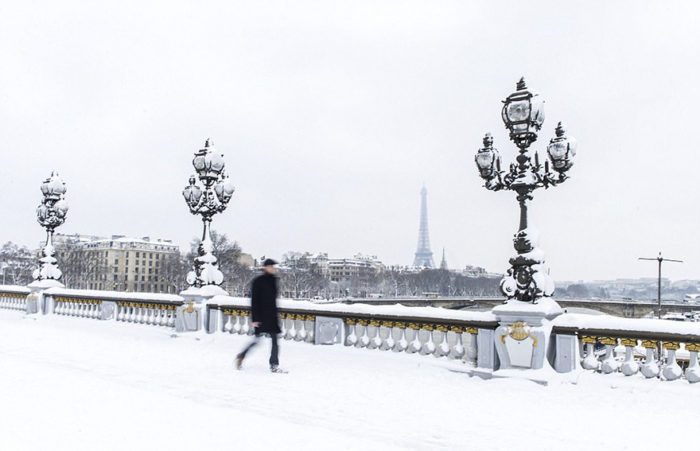 Paris Transforms Into A Beautiful Winter Wonderland After Heavy ...