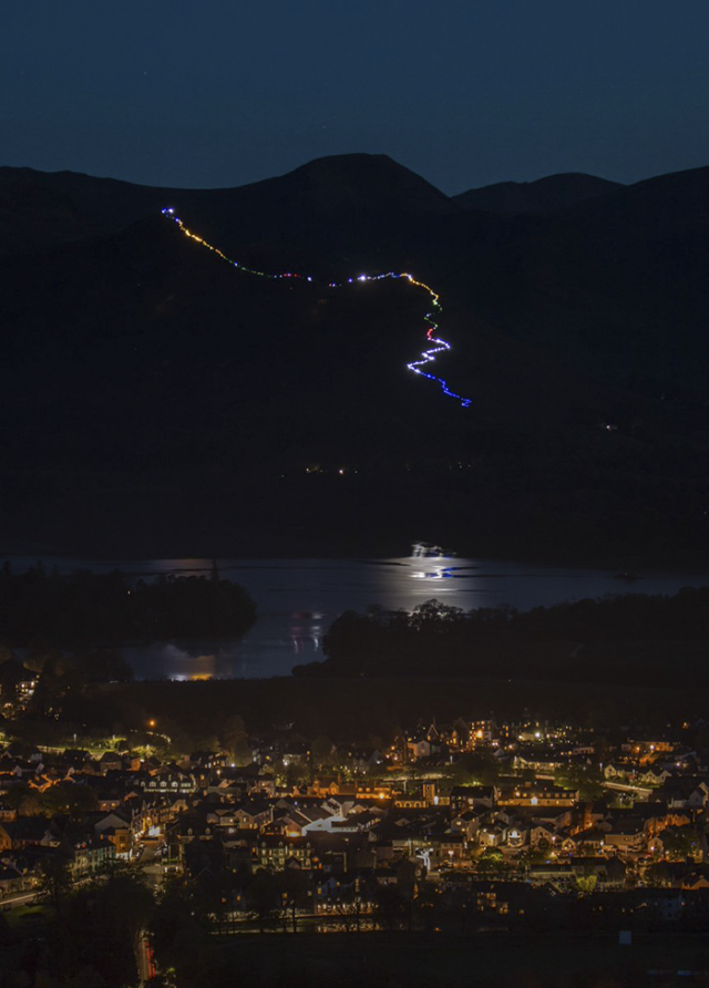 Over 700 People Climb A Mountain Carrying Lights For An Important Cause ...