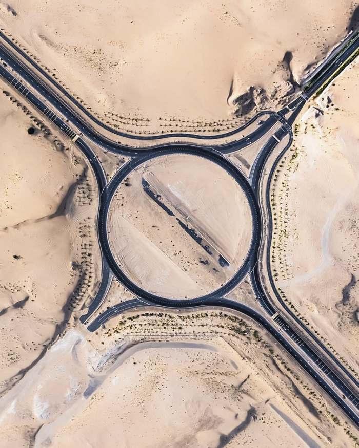 20 Stunning Aerial Photos Showing The Desert Taking Over Dubai | DeMilked