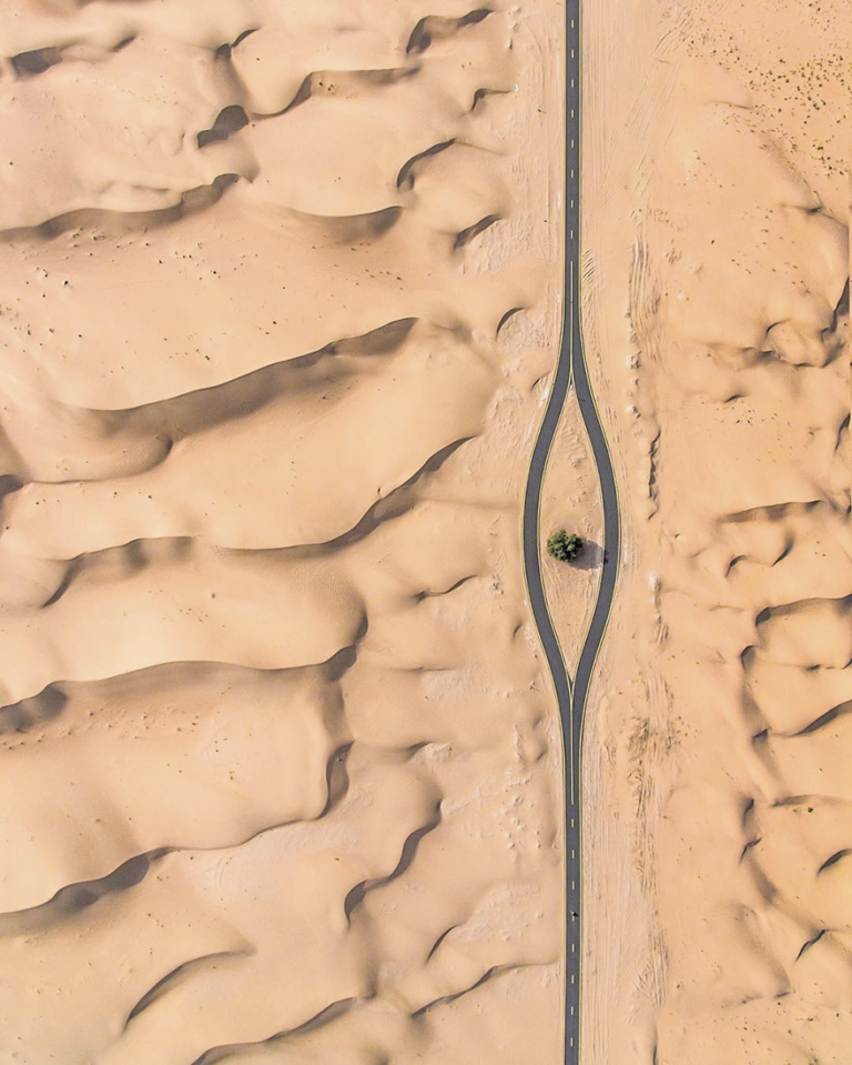20 Stunning Aerial Photos Showing The Desert Taking Over Dubai | DeMilked
