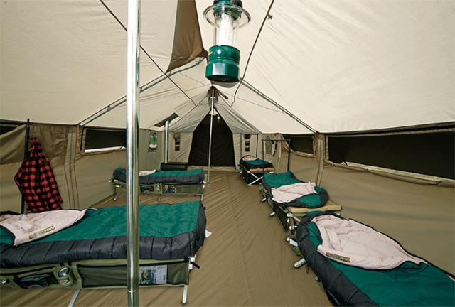 This Tent Mansion Costs $1500 And It Fits More Than 11 People | DeMilked