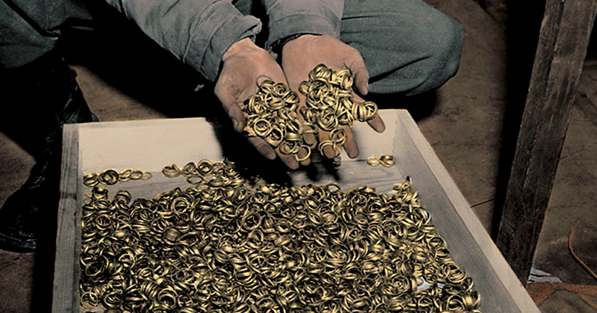 This Artist Colorized 11 Photos Of The Holocaust And It's Heartbreaking ...