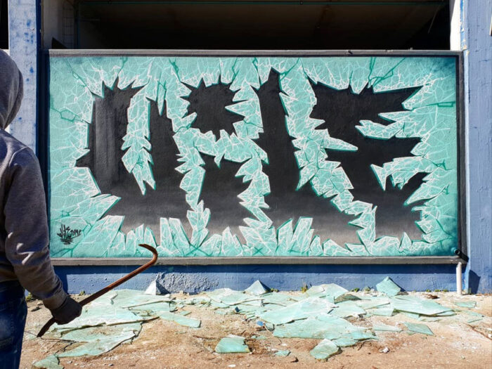 This Graffiti Artist Makes Walls Appear Transparent Using Nothing But ...