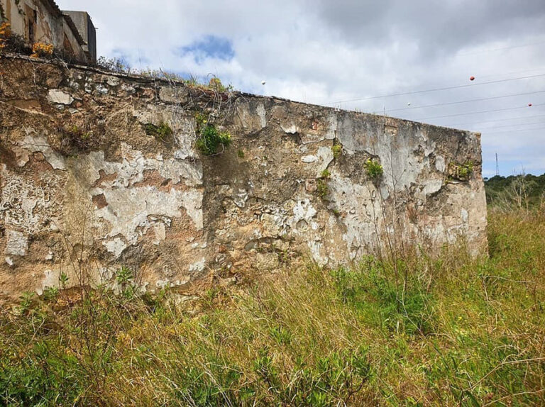 This Graffiti Artist Makes Walls Appear Transparent Using Nothing But ...