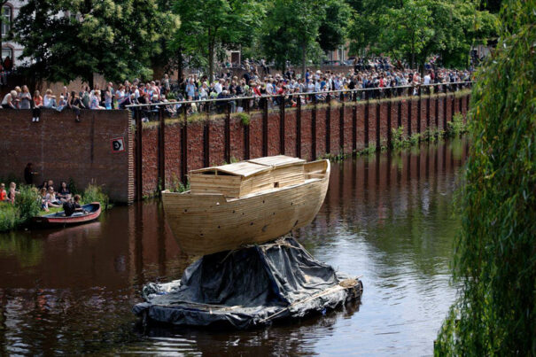 20 Incredible Parade Floats Inspired By Dutch Artist Hieronymus Bosch ...