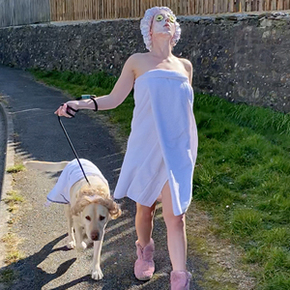 Co-Workers Dress Up In Different Funny Costumes For Their Zoom Meetings ...