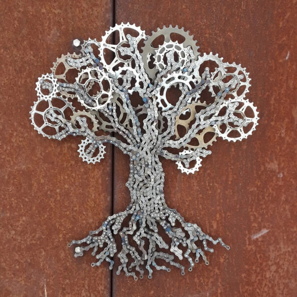 Artist Uses Bicycle Chains And Scrap Metal To Create 13 Amazing ...