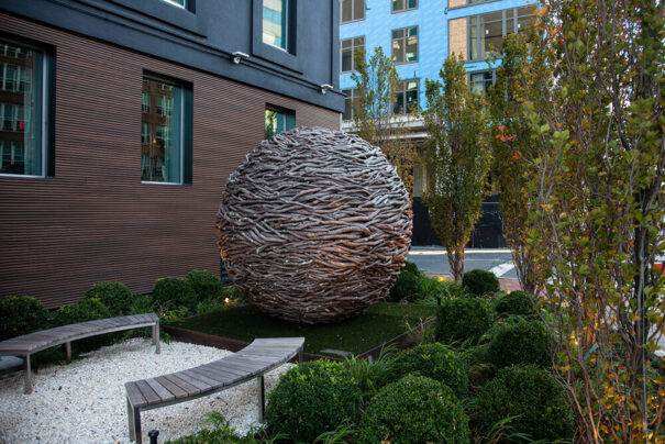 This Artist Uses Branches To Create Stunning Sculptures And Human-Sized ...