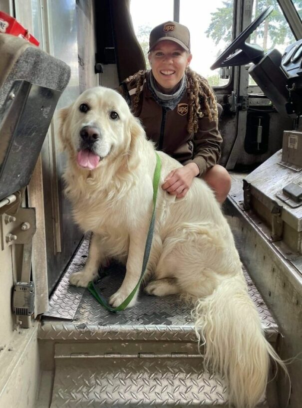 20 Times UPS Drivers Met Cute Dogs On Their Routes, As Shared By This ...