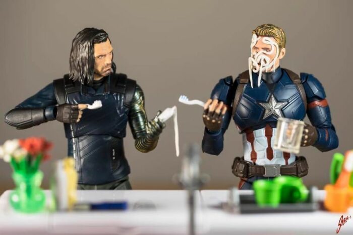 20 Times This Photographer Used Superhero Toys To Capture Funny And ...