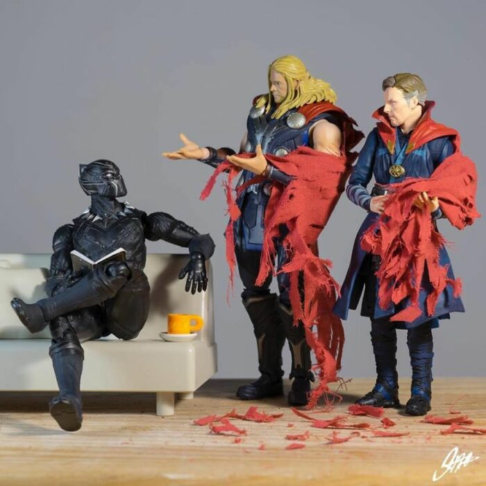 20 Times This Photographer Used Superhero Toys To Capture Funny And ...