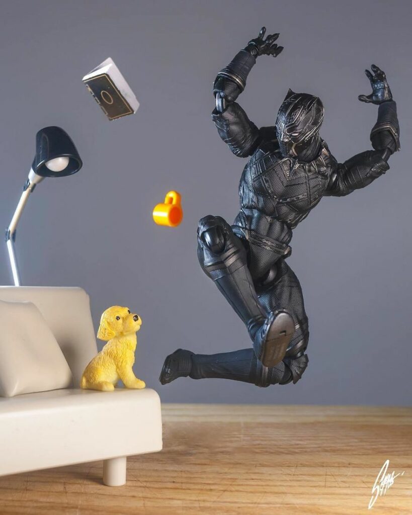 20 Times This Photographer Used Superhero Toys To Capture Funny And ...
