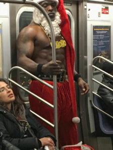 30 Funny And Strange Things Spotted On The Subway | DeMilked