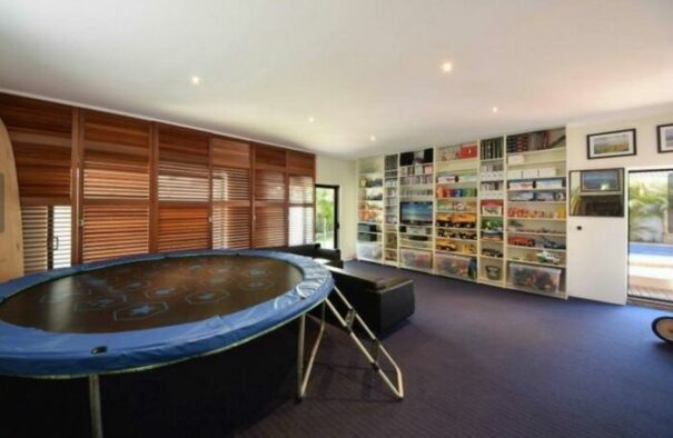 20 Hilarious Real Estate Agent Photos Of 'Unconventional' Properties ...