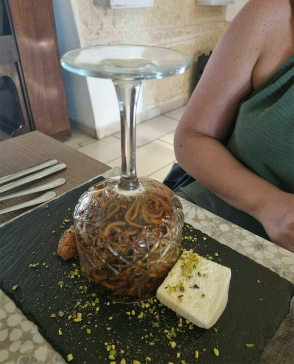 20 Tableware Fails At Restaurants That Might Make You Wonder “Why ...